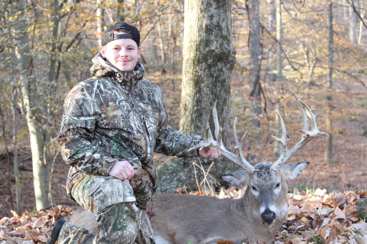 Ohio Trophy Whitetail Deer Guided Hunting Services - Extreme World ...